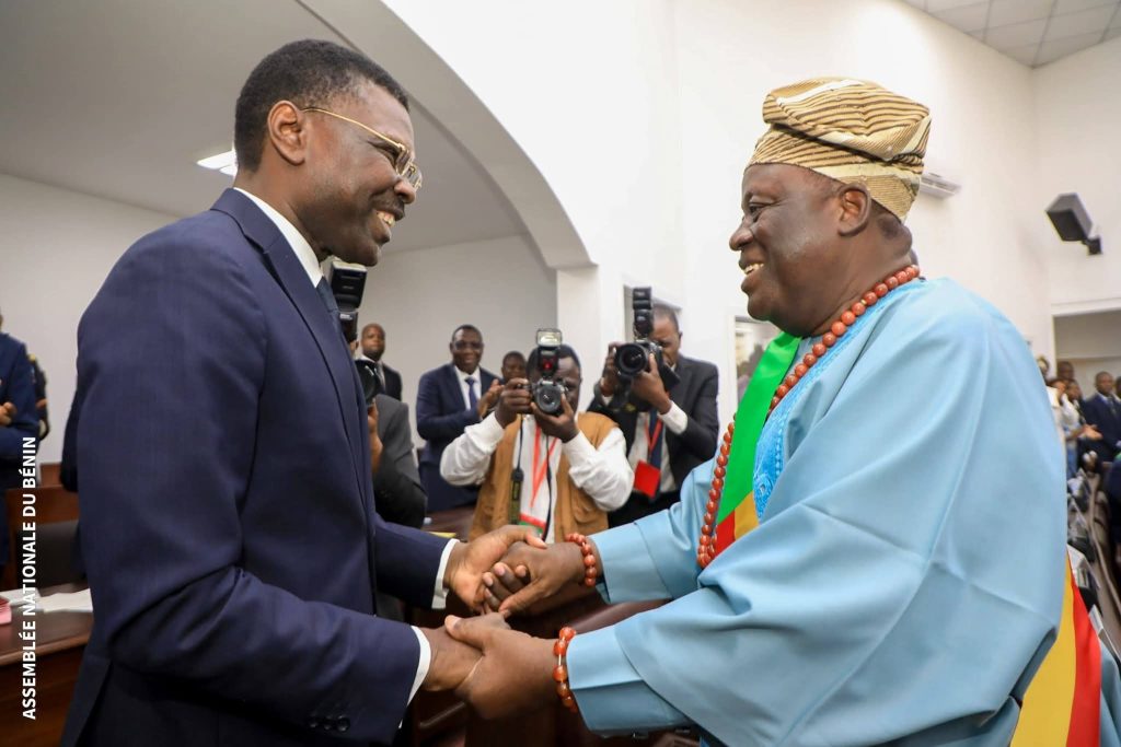 10ᵉ législature : Joseph Djogbénou prend les rênes du Parlement ...